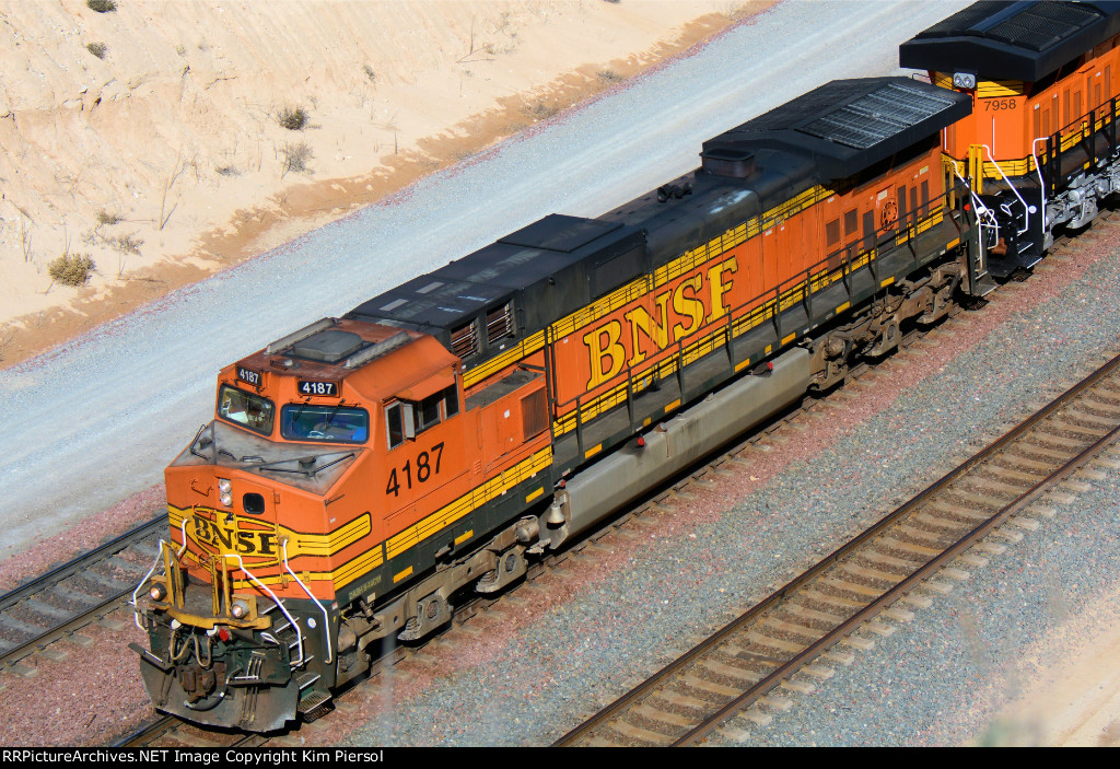 BNSF 4187